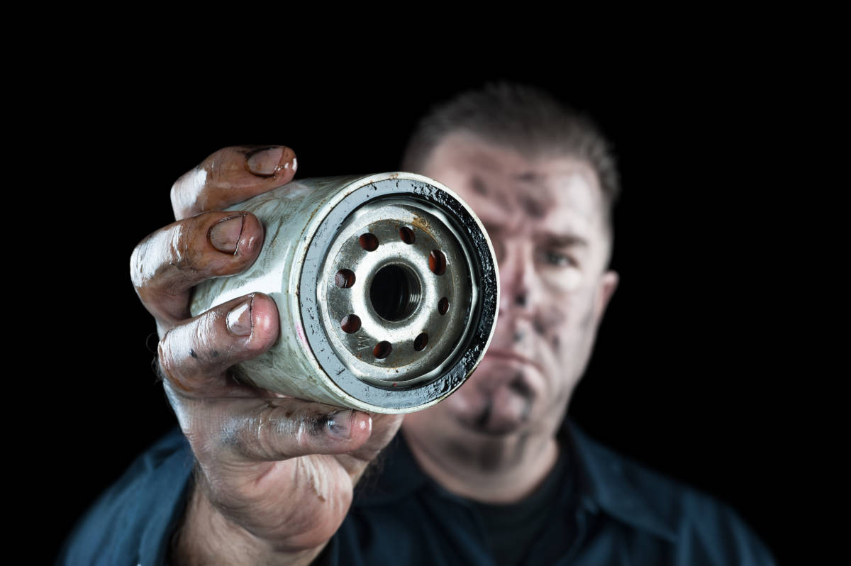 What is the oil filter used for and when to change it?